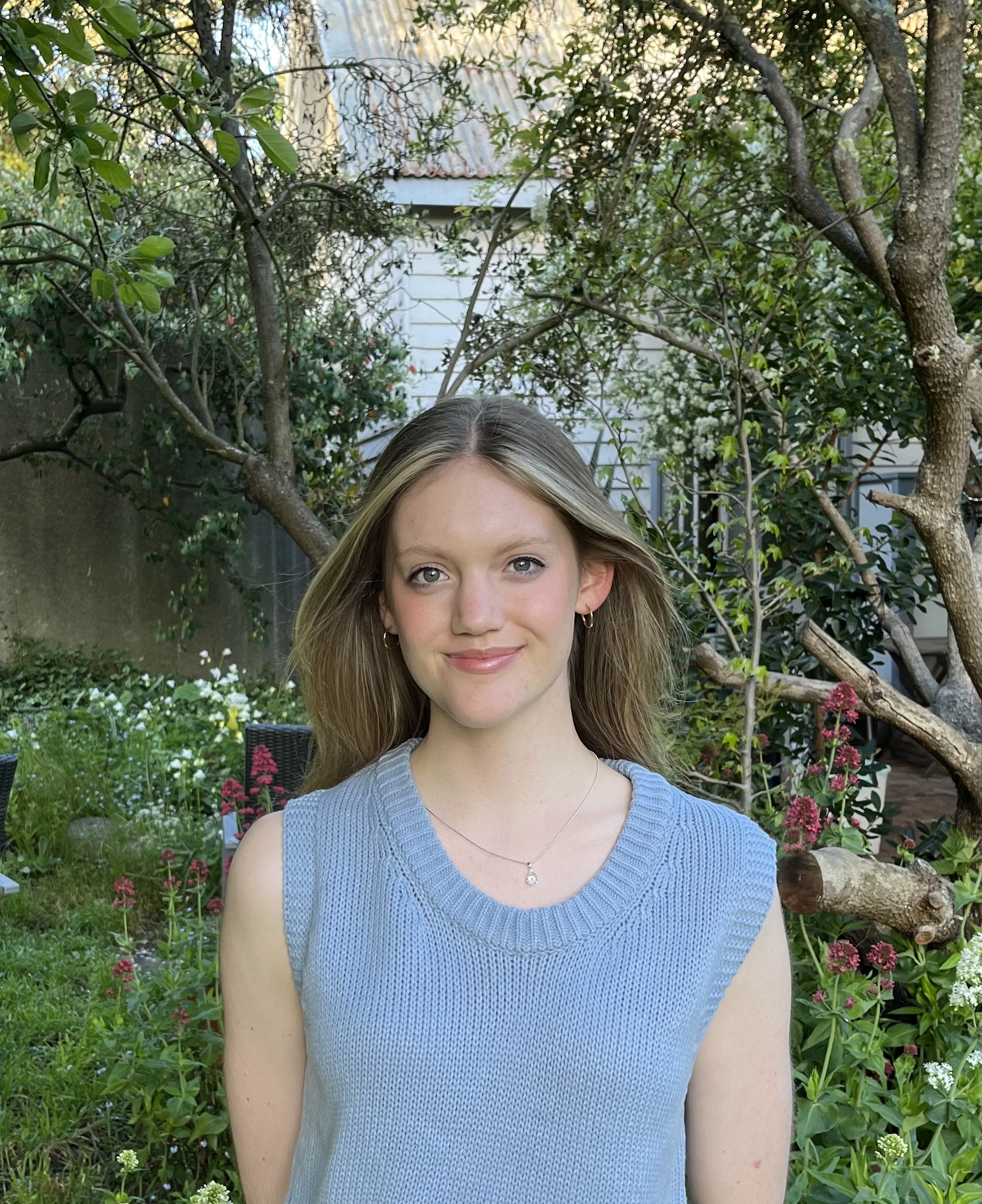 Olivia Hedge - Country To Canberra